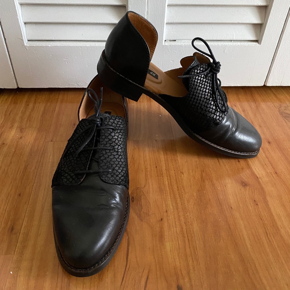 Cut Out Leather Loafer - Gem